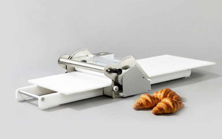 How to Make Croissants at Home with the Brussardo Dough Sheeter (Step ...